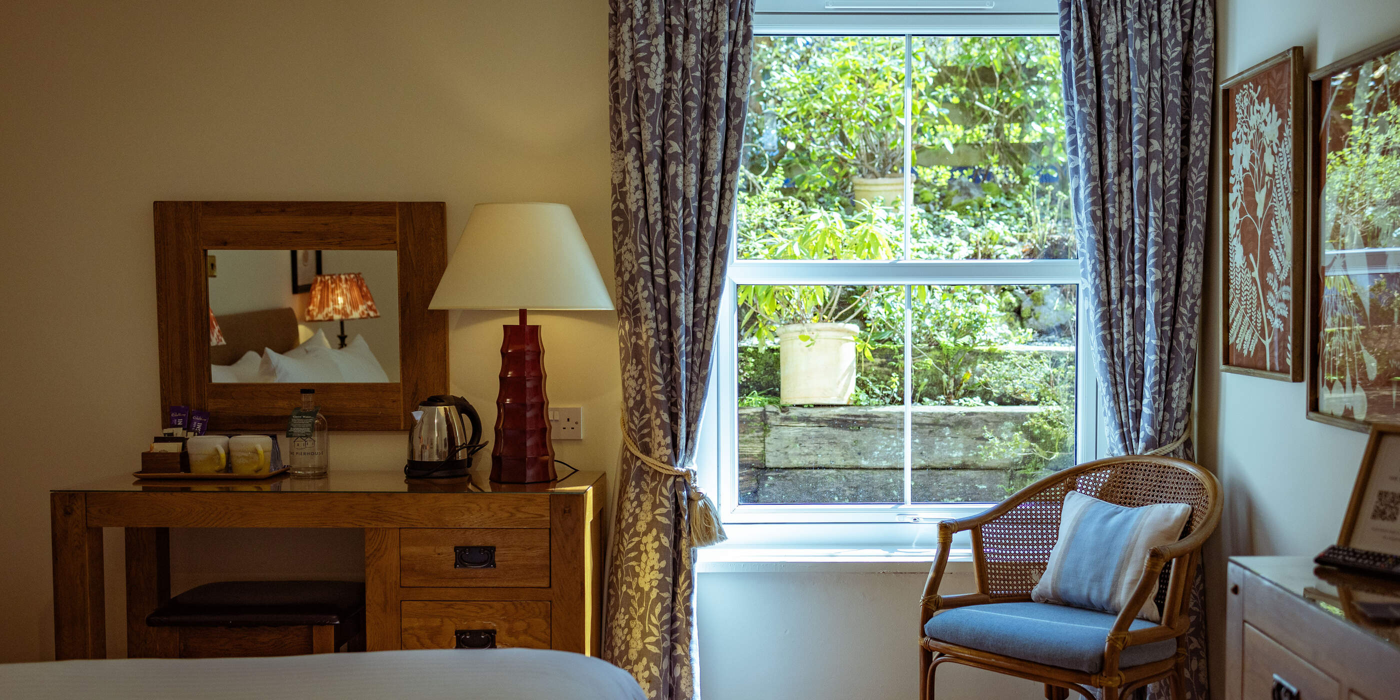 Cliff Facing Hotel Rooms in Argyll | The Pierhouse Hotel